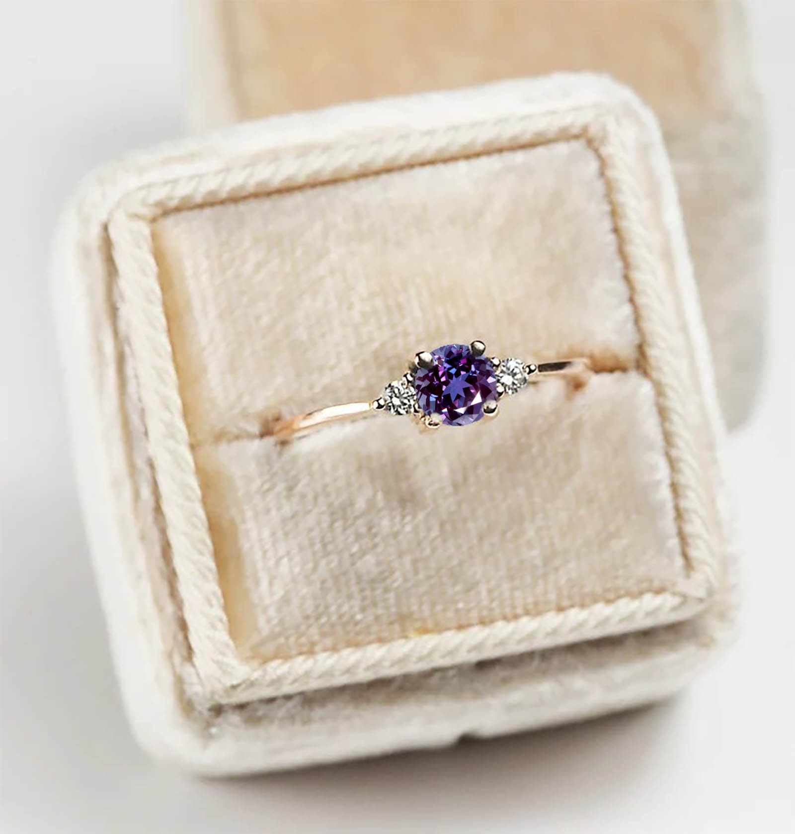 Alexandrite Sapphire Ring - DIORAH JEWELLERS