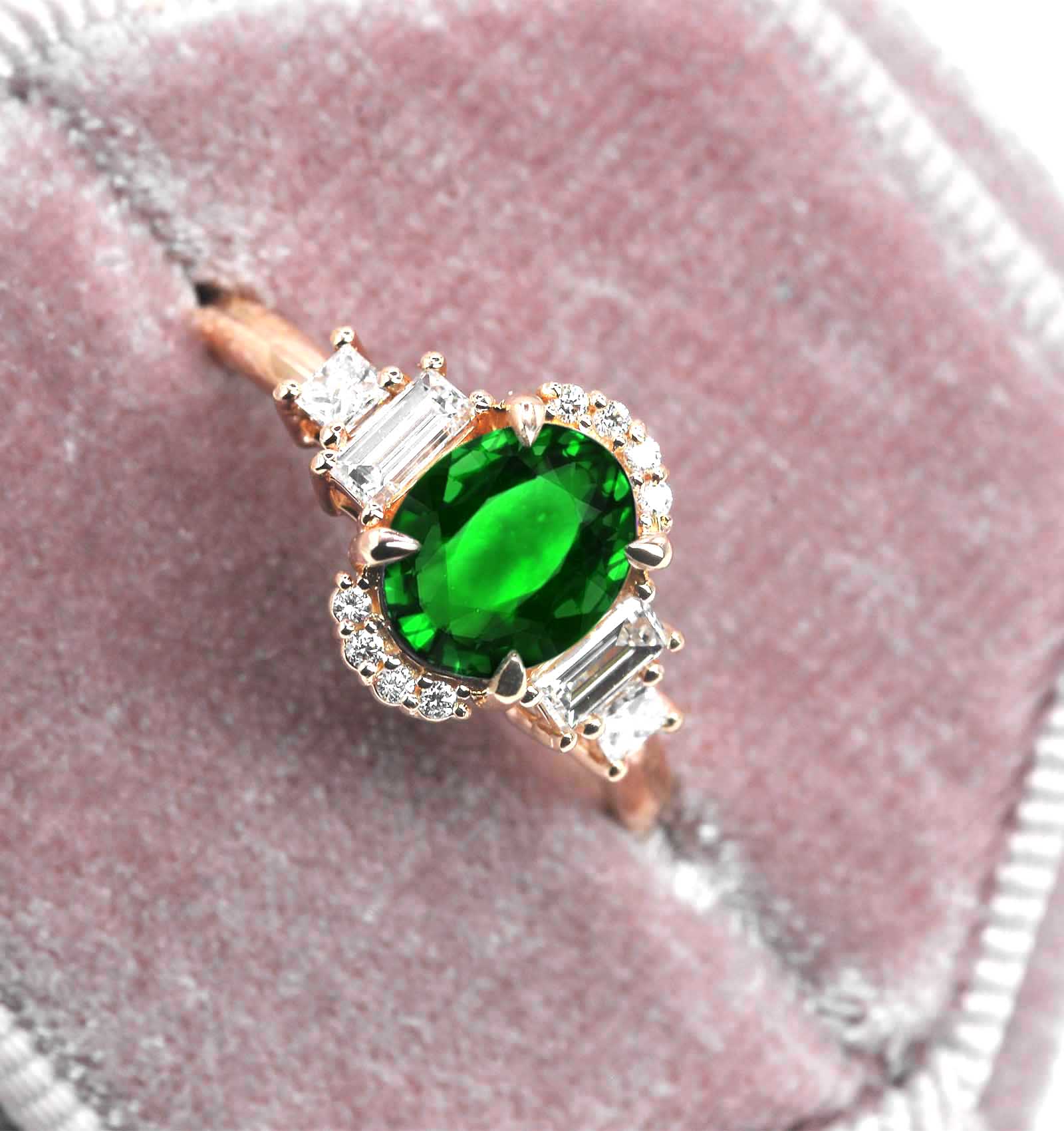 Oval tsavorite garnet ring - DIORAH JEWELLERS