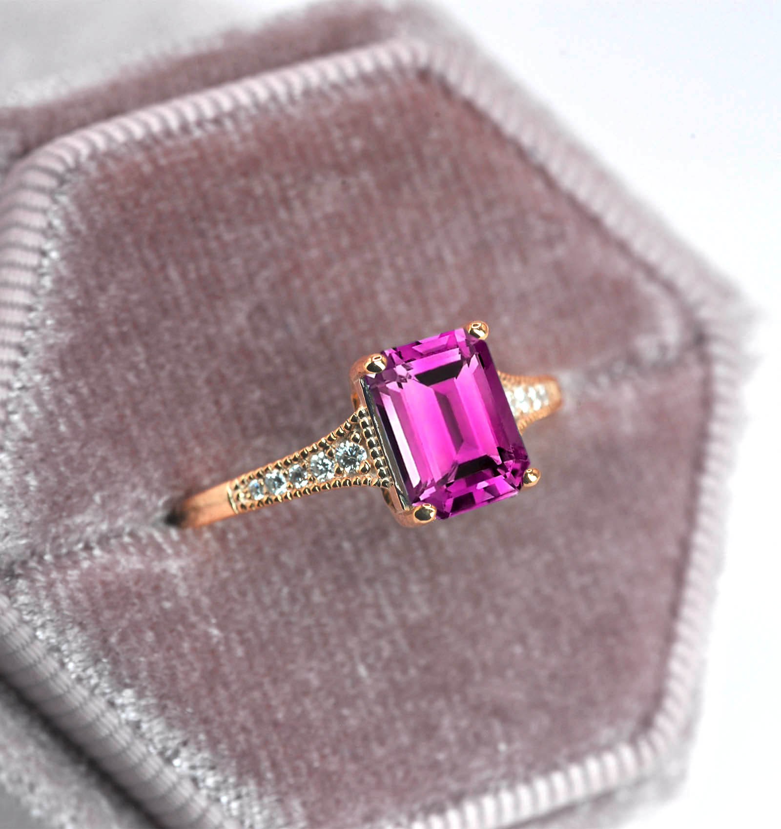 Hot pink sapphire vintage ring - DIORAH JEWELLERS